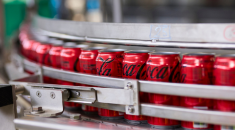 Coca-Cola abre una nueva línea de producción en Australia - MUNDOLATAS